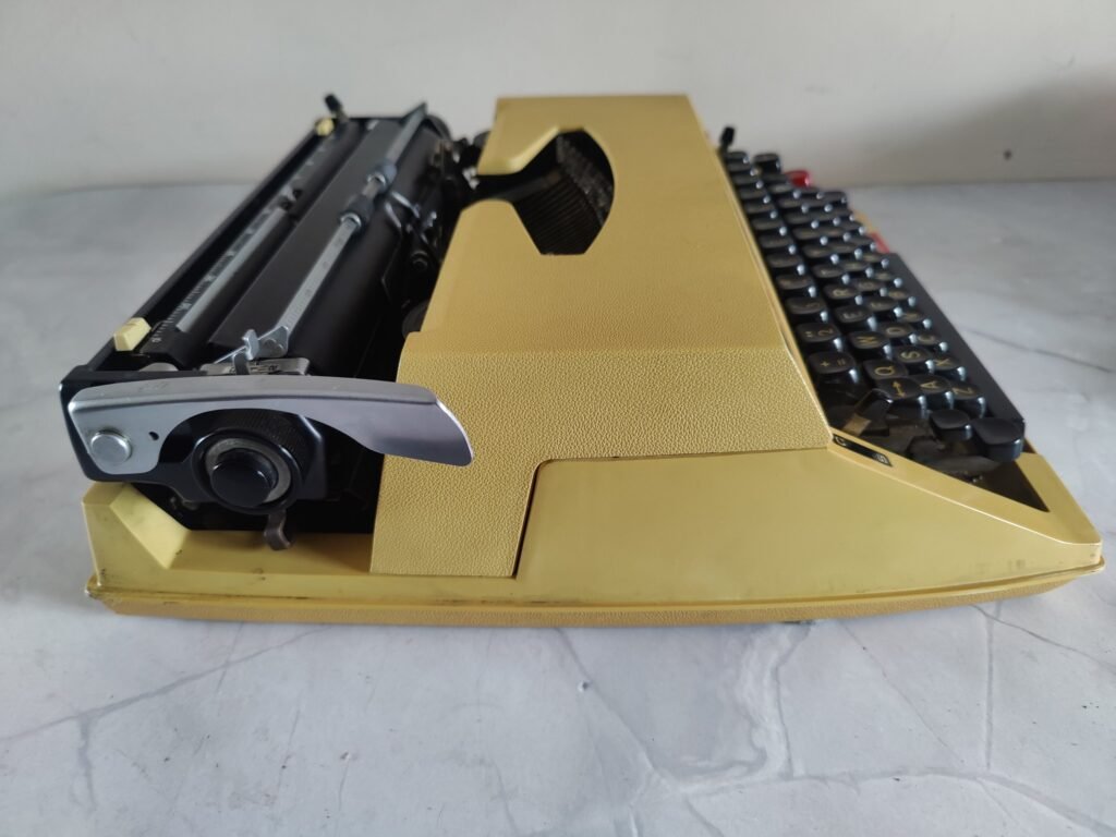 Brother Deluxe 660TR Typewriter – The Retro Craft