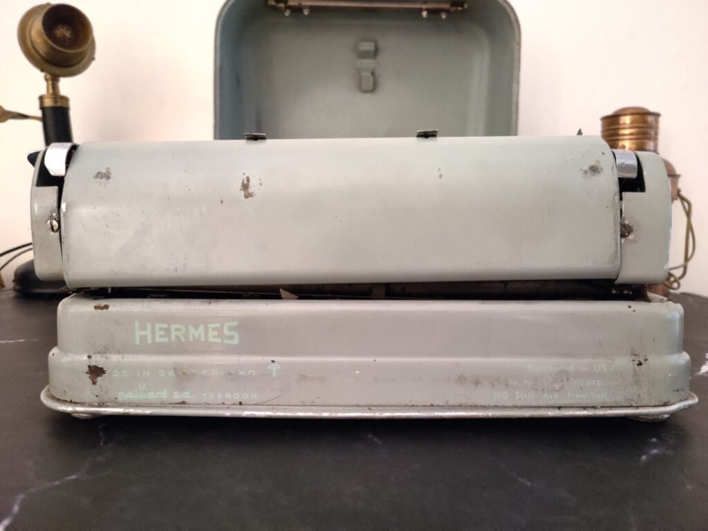 1965 Hermes 3000 Typewriter Turtle Hardshell Case – The Retro Craft
